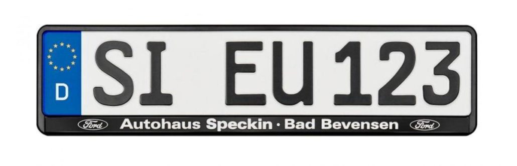 Kennzeichenhalter bedrucken lassen - inklusive eigenem Logo und Wunschtext